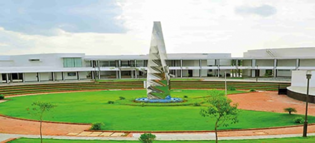 Top MBA Colleges for Business Analytics in India - iQuanta