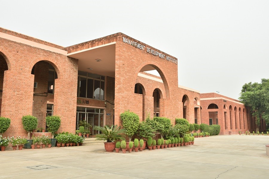 Top 12 GMAT Colleges in India - iQuanta