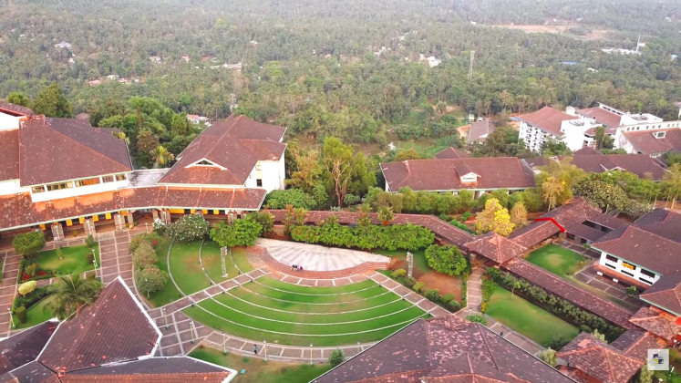 IIM Kozhikode : Campus, Courses, Placements, Alumni & More - iQuanta