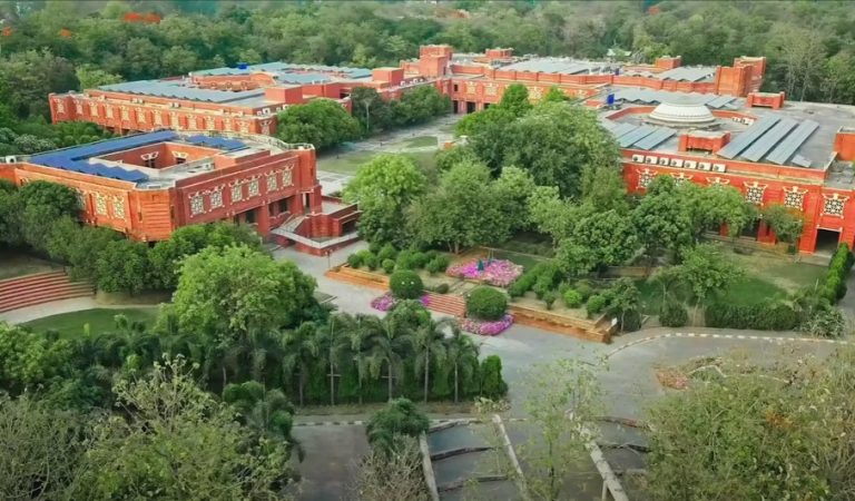 IIM Lucknow : Campus, Cutoff, Placement, Alumni & More - iQuanta