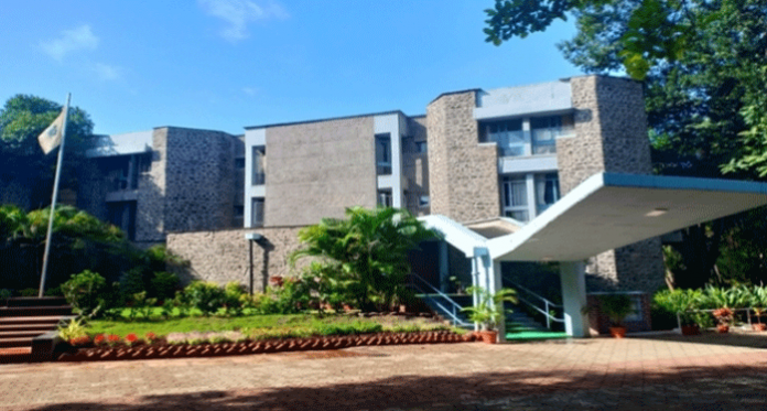 Top 10 MBA Colleges for Finance in India: Rank, Fees, Placement - iQuanta